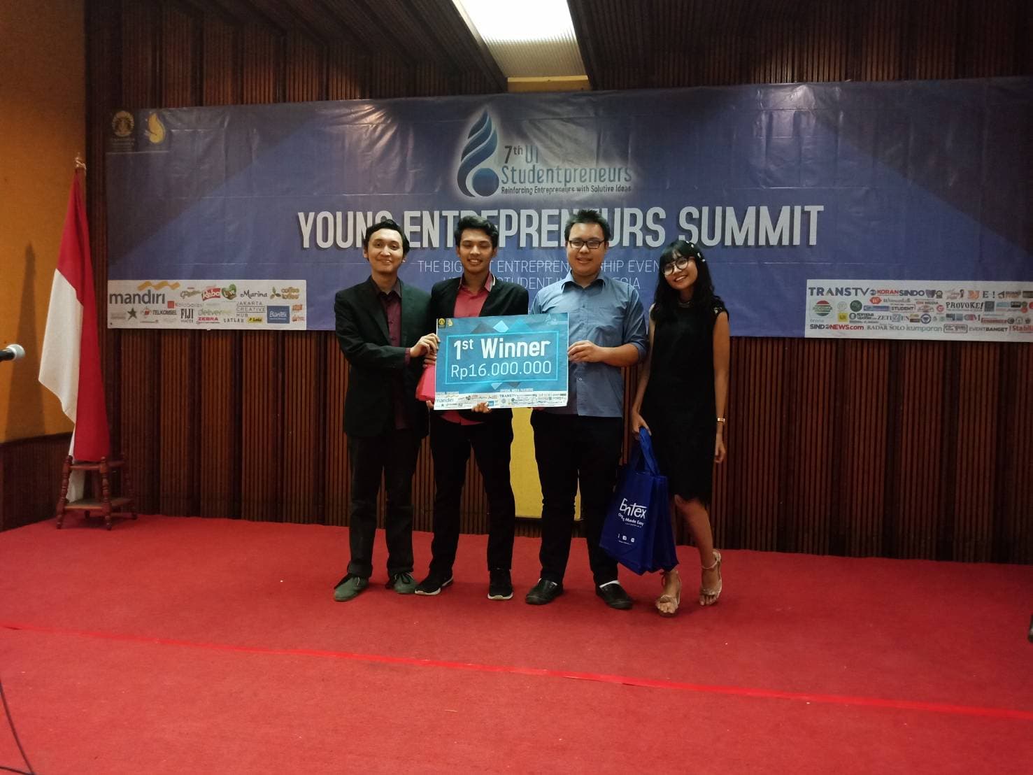 Mahasiswa Prasmul Juara 1 dan Juara 2 di UI Studentpreneurs 2018